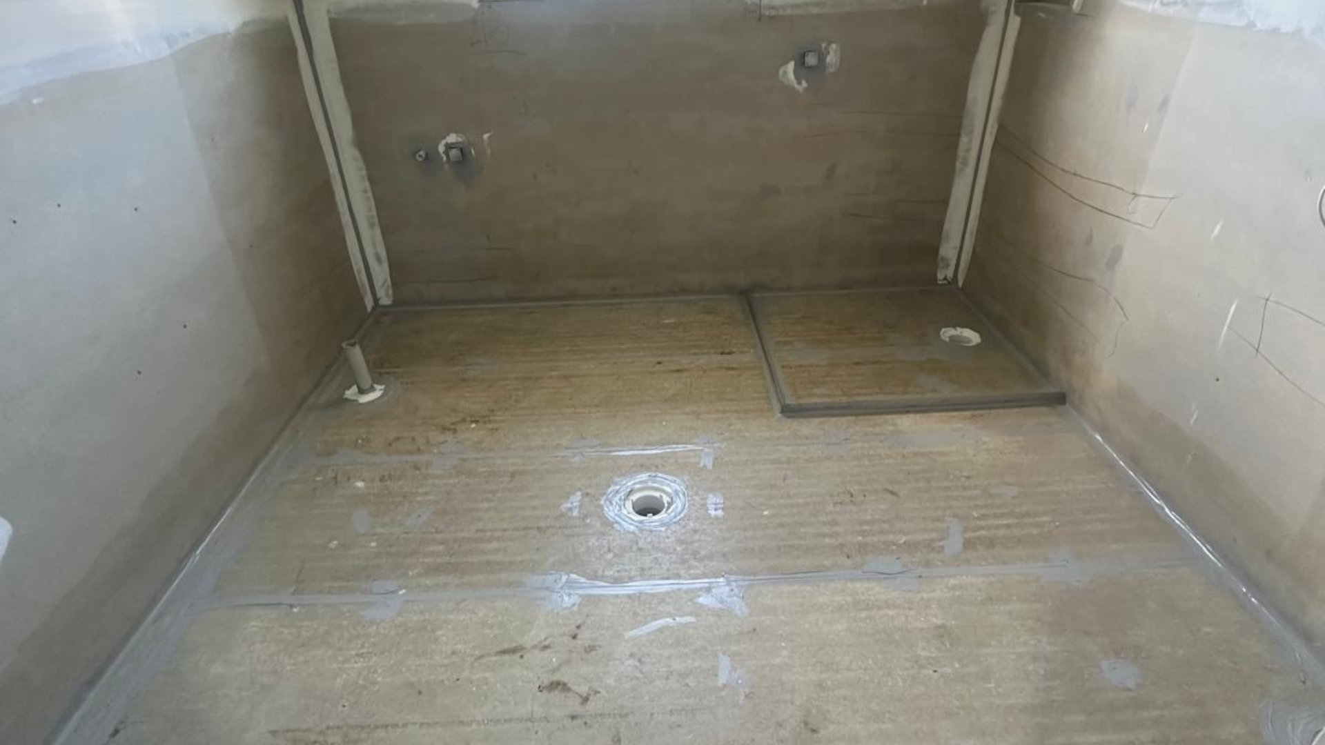 How to Spot Water Damage Early | 2025 Waterproofing Checklist